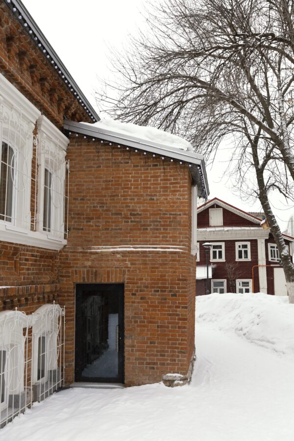 Homemade Snow Melt Solutions: Safe and Effective Methods for Your Home