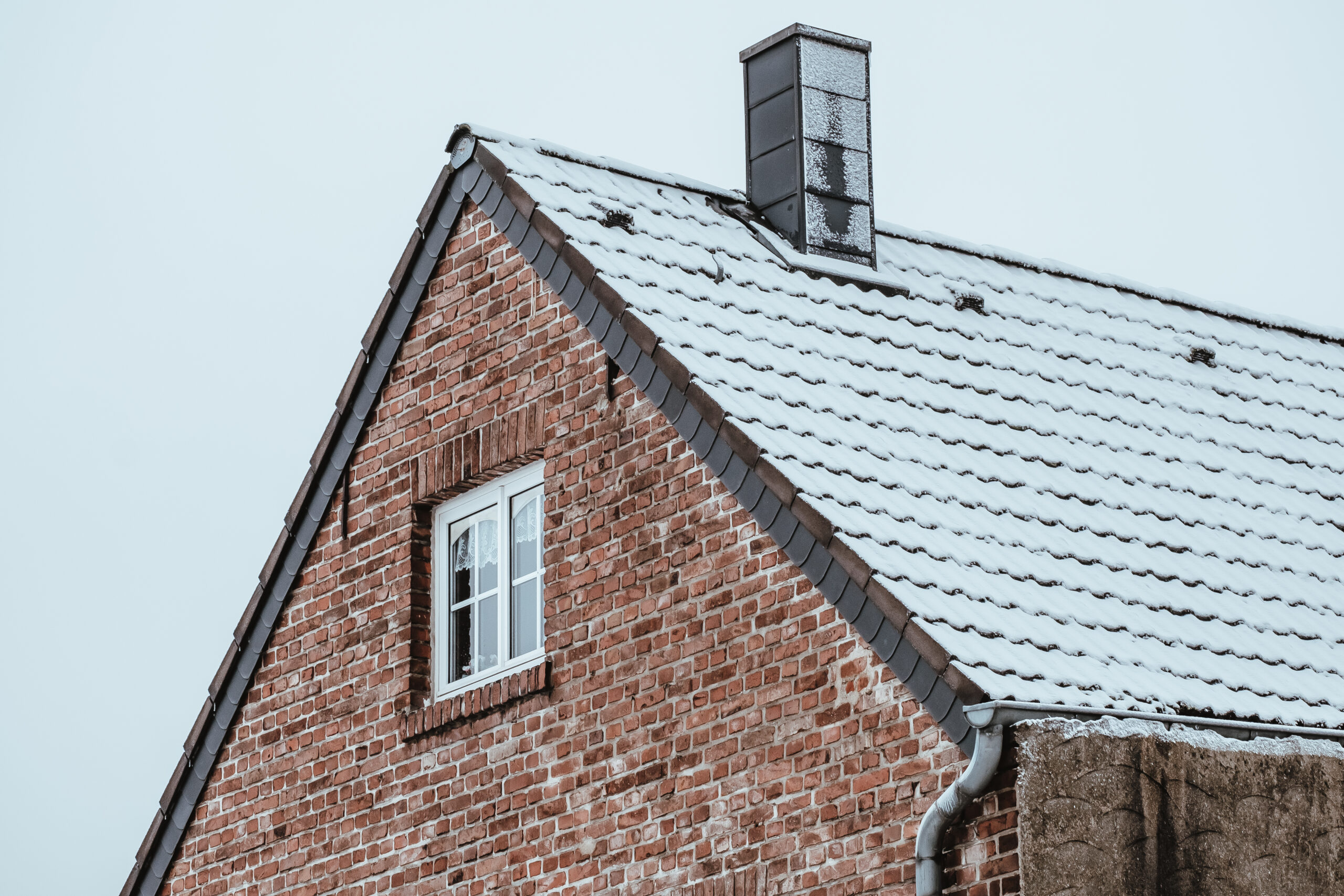 Can Safe Paw or Safe Thaw Be Used on Metal Roofs?